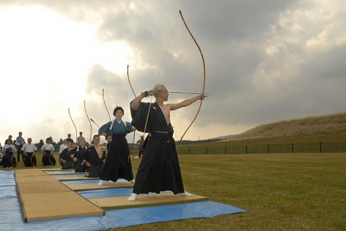 The Samurai Bow and its History – A Beautifully Accurate Piece ...
